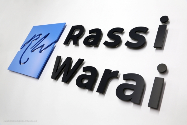 3D Buchstaben aus lackiertem Aluminium