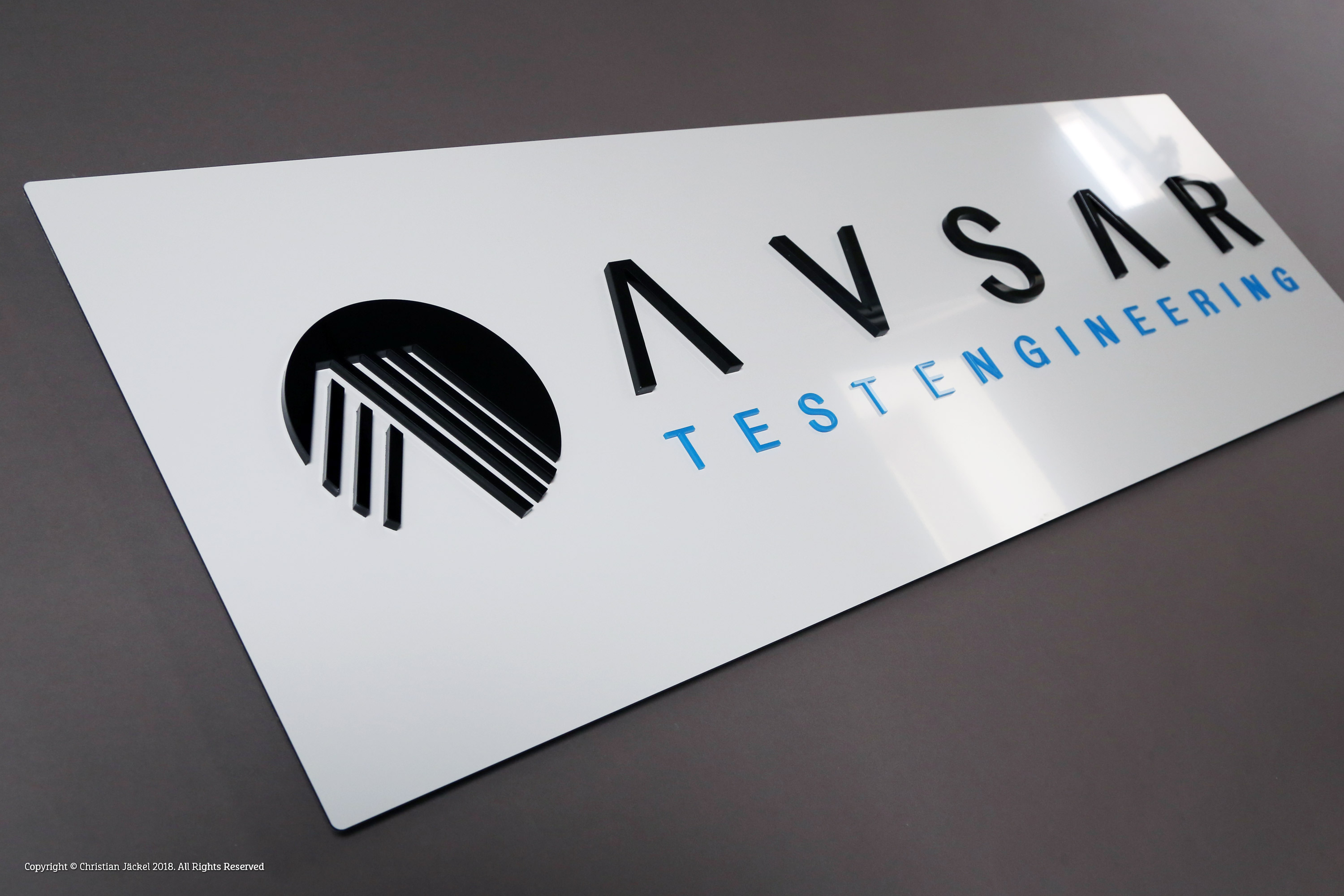 3D Buchstaben und Logos aus 3mm farbigem Acrylglas